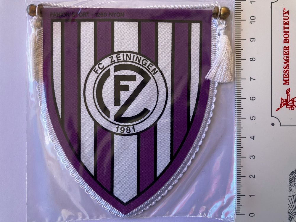 Vintage Fanion/Wimpel FC ZEININGEN / 1981 (Neu und originalverpackt) in Gland für CHF 8 – mit ...