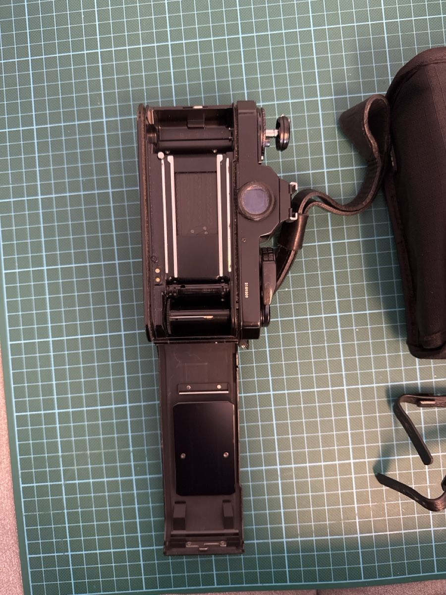 Nikon FE2 Analog Kamera Set inkl Objektive uvm. (Gebraucht) in Luzern ...