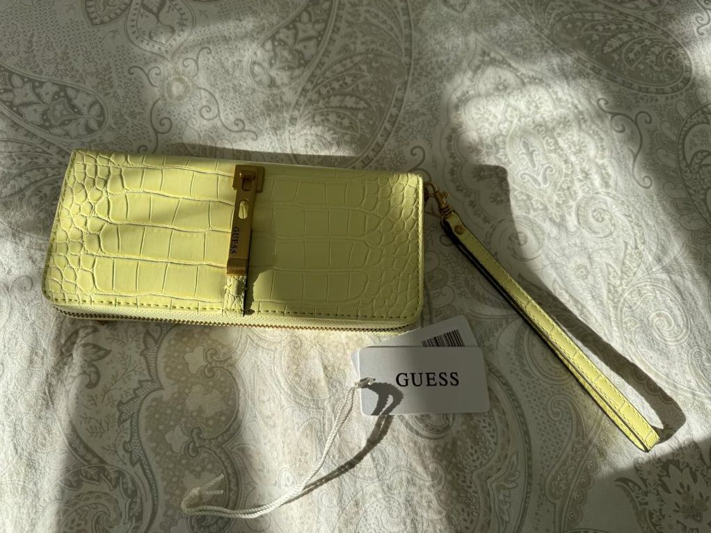 Guess Portemonnaie in hellem grün-gelb (Neu (gemäss Beschreibung)) in ...