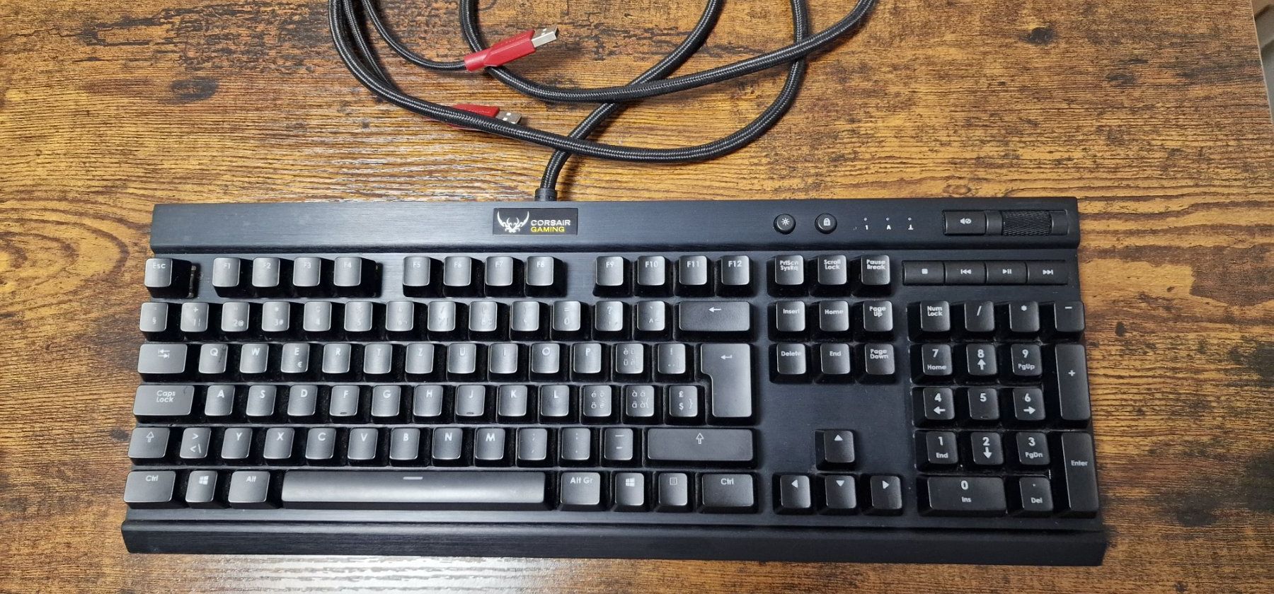 Clavier Gamer Corsair K70 RGB mécanique (Neuf (Voir description)) à ...