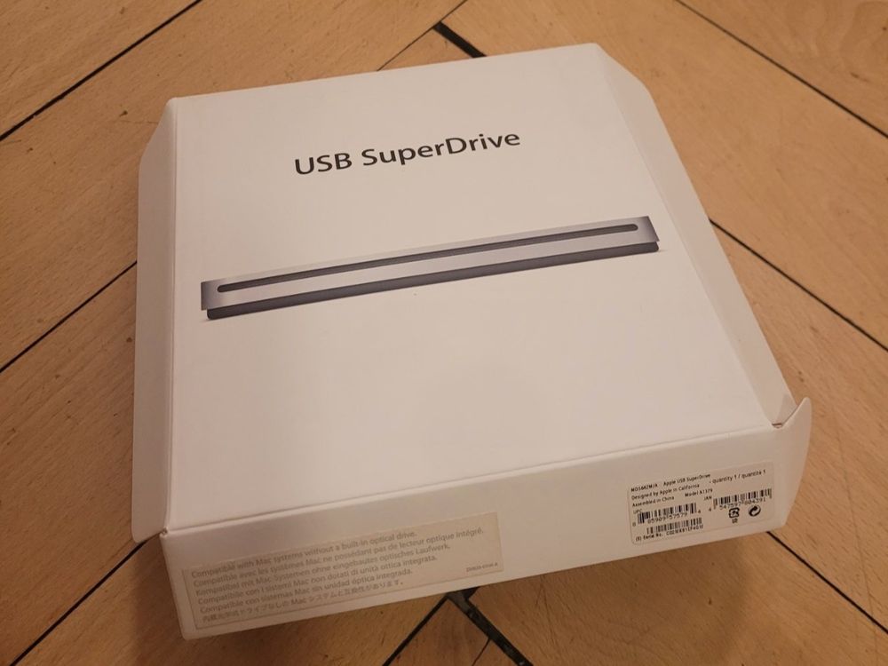 Apple USB Super Drive (externes CD / DVD Laufwerk) (Gebraucht) in ...