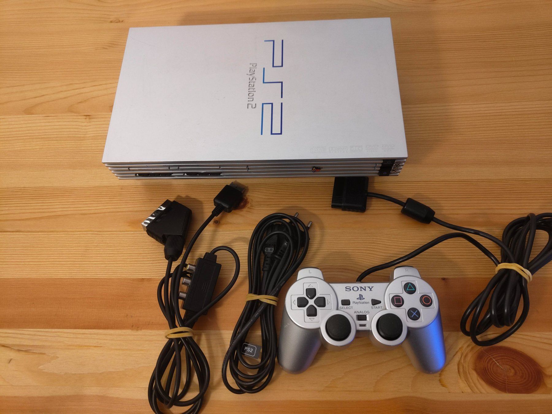 Sony PlayStation 2 PS2 PAL Silber (Gebraucht) in Basel für CHF 99 – mit ...