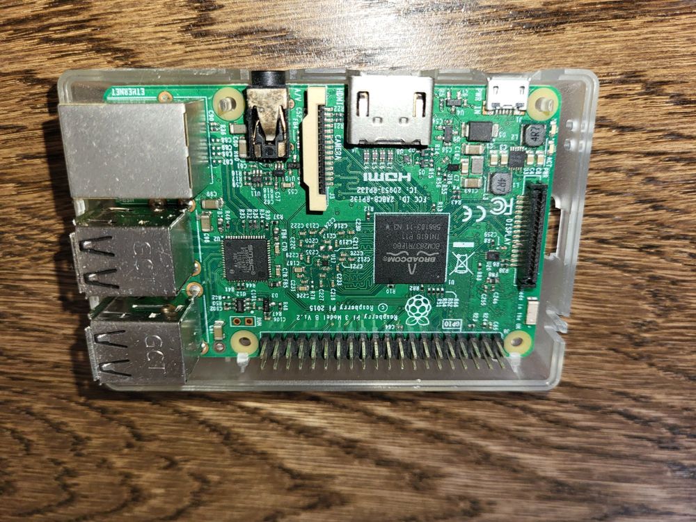 Raspberry pi 3 b v1.2 (mit transparent case) (Gebraucht) in Frieswil ...