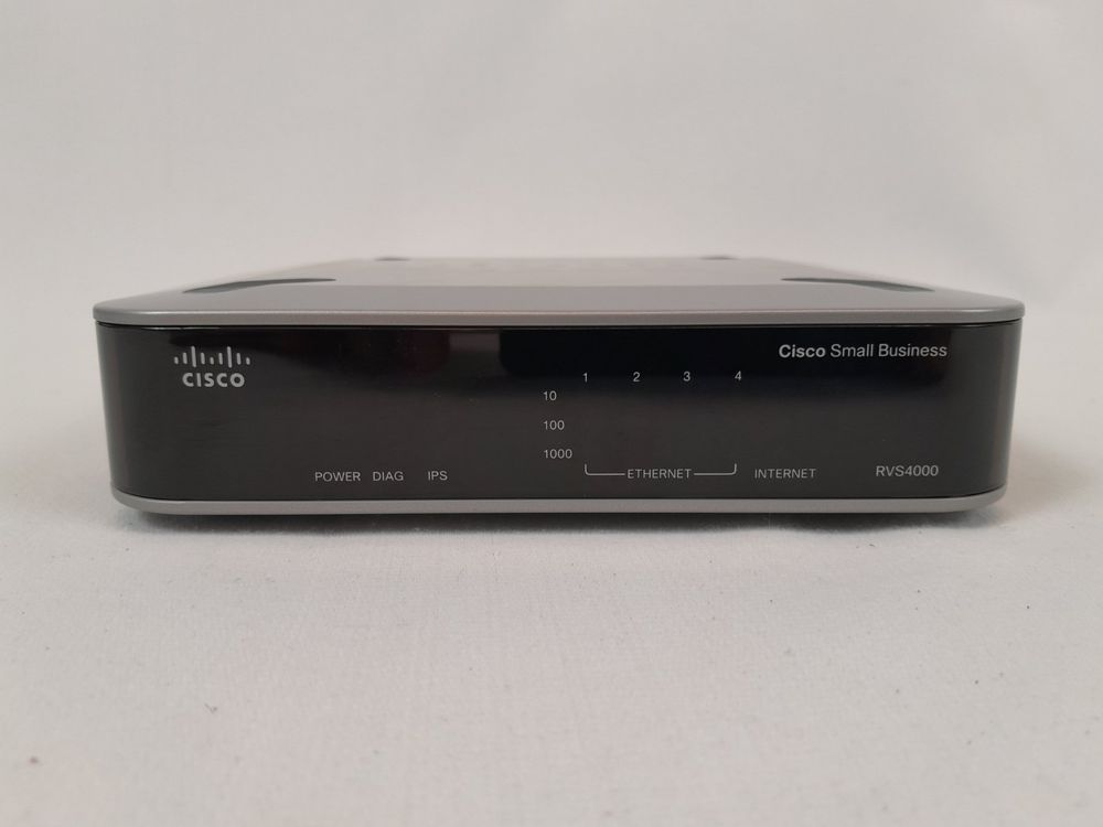 CISCO RVS4000 4 - Port Gigabit Security Router (Gebraucht) in ...