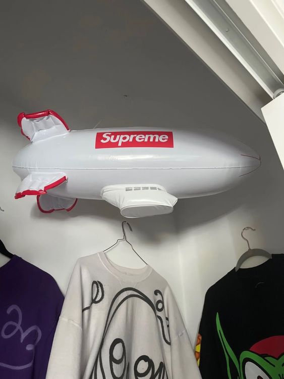 Supreme Inflatable Blimp White Zeppelin | Kaufen auf Ricardo