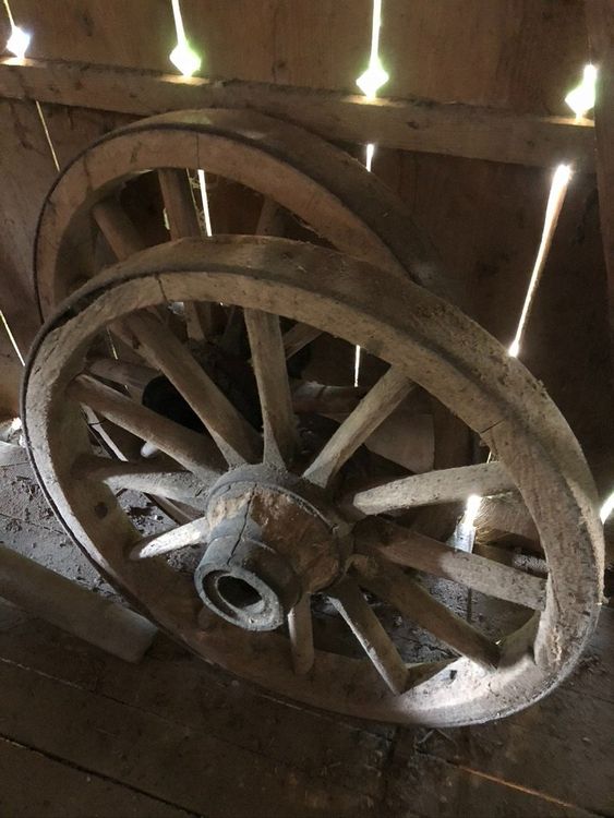 2 Stk. grosse, antike Holz-Wagenräder - Vintage Dekoration (Gebraucht ...