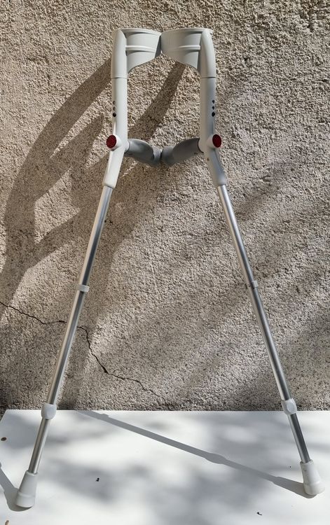 Krücken (Gehhilfen) (Neu (gemäss Beschreibung)) in Gebenstorf für CHF ...