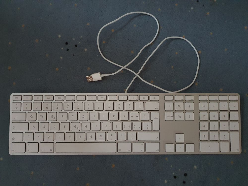 Apple Tastatur Aluminium Swiss-Layout (CH) (Gebraucht) in Richterswil ...