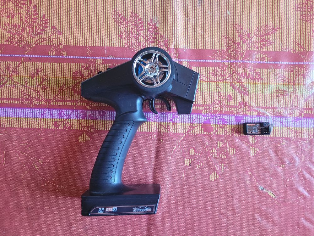 Verkaufe Einsteigerfunke von Dragon RC mit 3 Kanal-Empfänger | Comprare su Ricardo