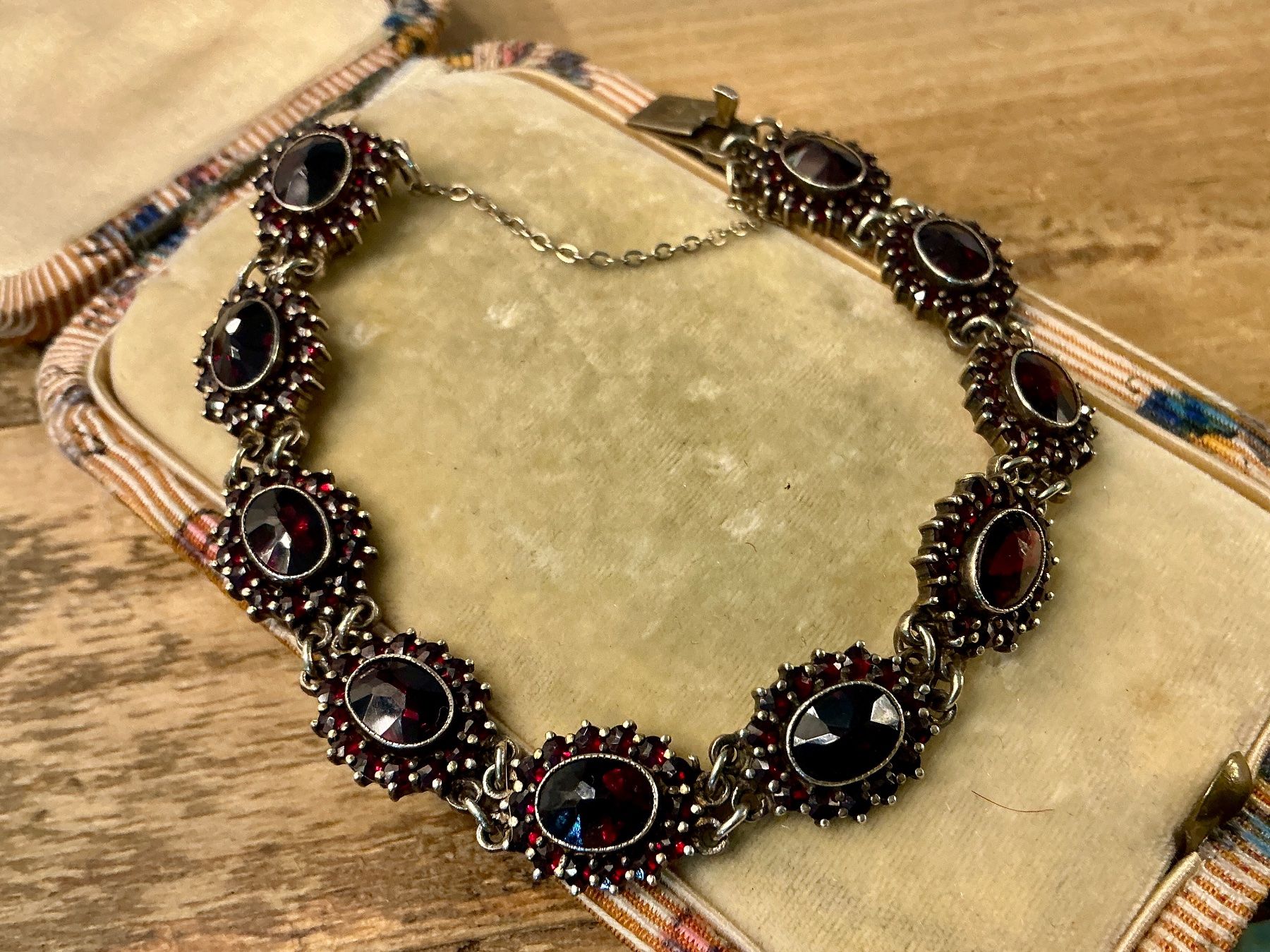 JUGENDSTIL ARMBAND SILBER 800-ER VERGOLDET GRANATE UM 1900 (Gebraucht ...