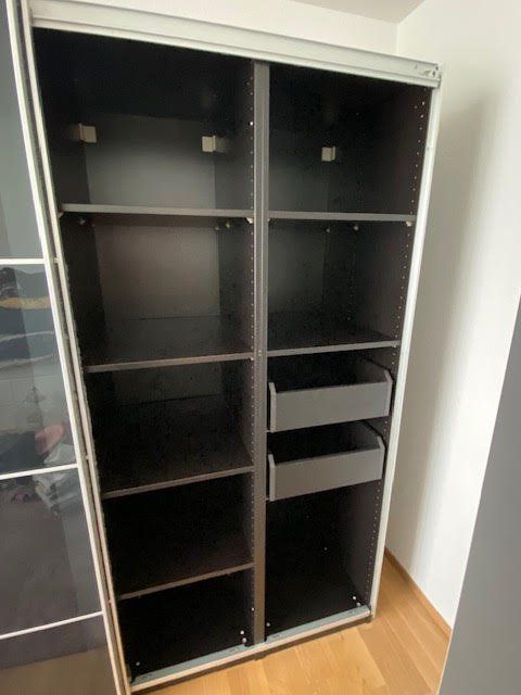 Ikea PAX - Kleiderschrank mit Schiebetüren, Glasfront (Gebraucht) in ...