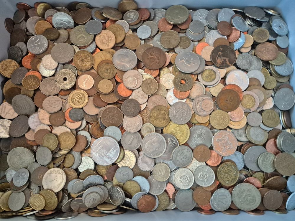 Grosse Sammlung mit 6.8 Kg. Münzen aus aller Welt (Gebraucht) in Mels ...
