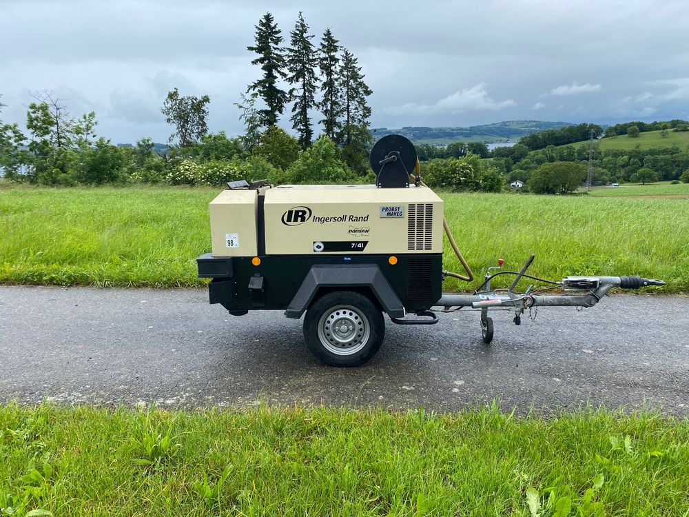 Baukompressor / Baustellen Kompressor / Doosan mit DPF (Gebraucht) in Courgevaux für CHF 9800 ...