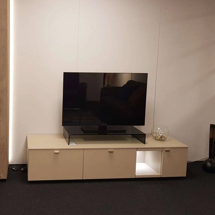 NEU Lowboard CARONA in Lack | Kaufen auf Ricardo