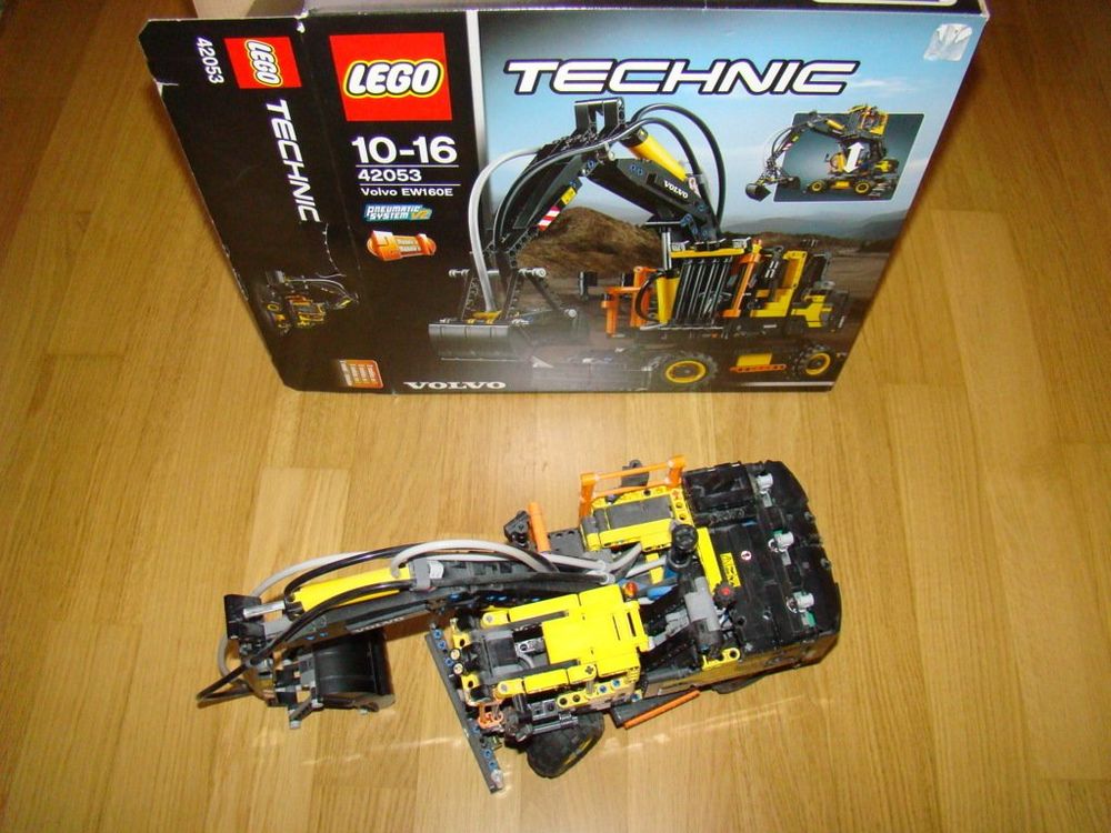 lego technic 42053 (Volvo EW160E) (Neu (gemäss Beschreibung)) in ...