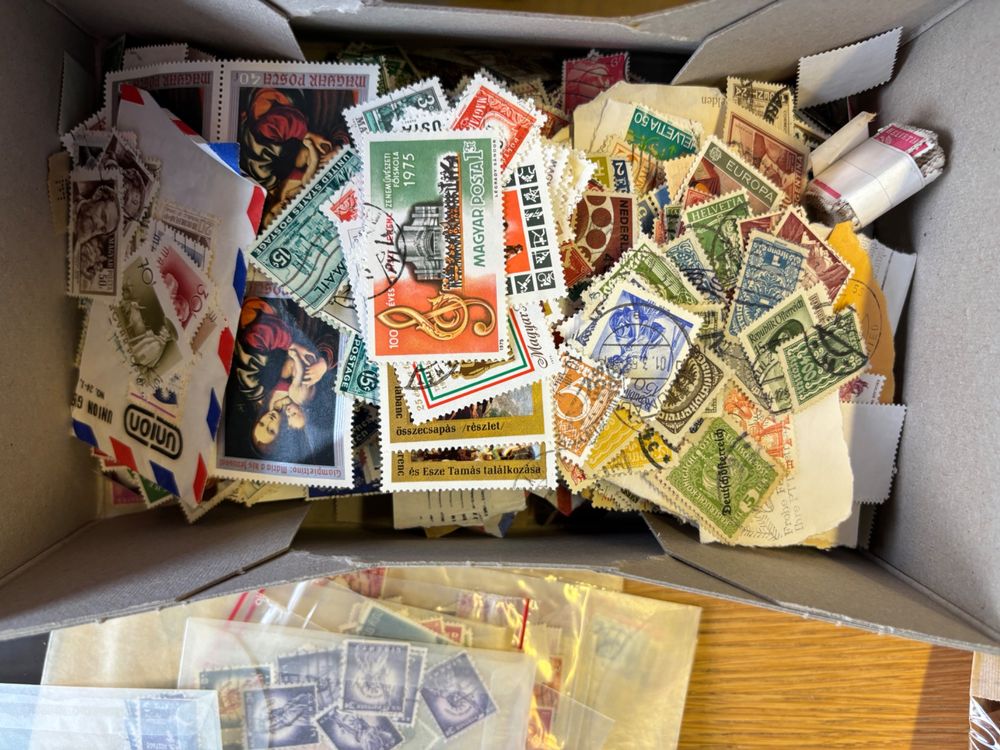 Karton mit 400 Gramm Marken weltweit ab Alt | Kaufen auf Ricardo