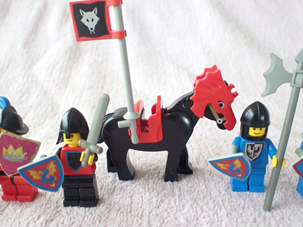 schöne alte LEGO RITTER Figuren Männchen (Gebraucht) in für CHF 24 ...