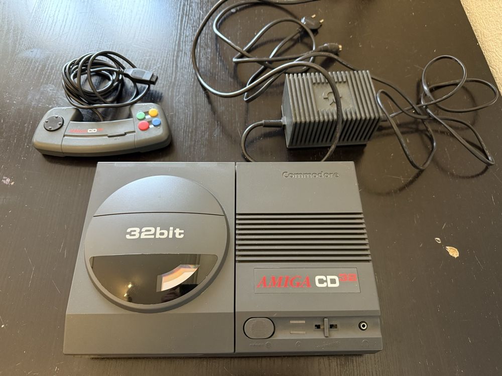 Amiga CD32 console (Gebraucht) in Saignelegier für CHF 375 – mit Lieferung auf Ricardo kaufen