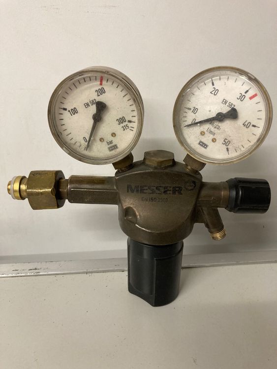 Messer Argon und CO2 Druckminderer (Gebraucht) in Pfäffikon ZH für CHF ...