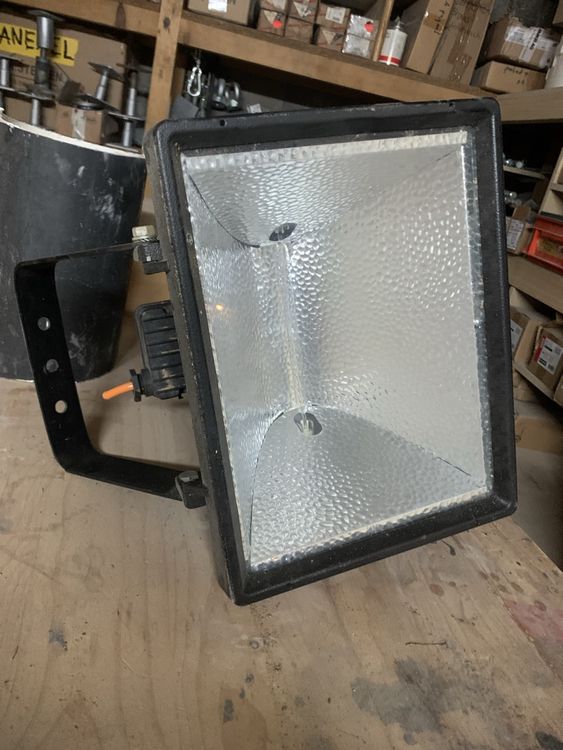 Baustellenstrahler 1000W (Gebraucht) in Oberschrot für CHF 10 – mit ...