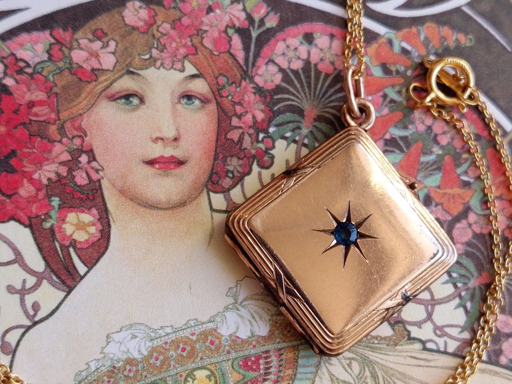 Antique Blue Paste Eight Points Star Locket (Gebraucht) in Dietikon für ...