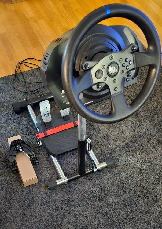 Thrustmaster Wheel T300RS + Wheelstandpro Deluxe V2,komplett (Gebraucht) in für CHF 250 – nur ...