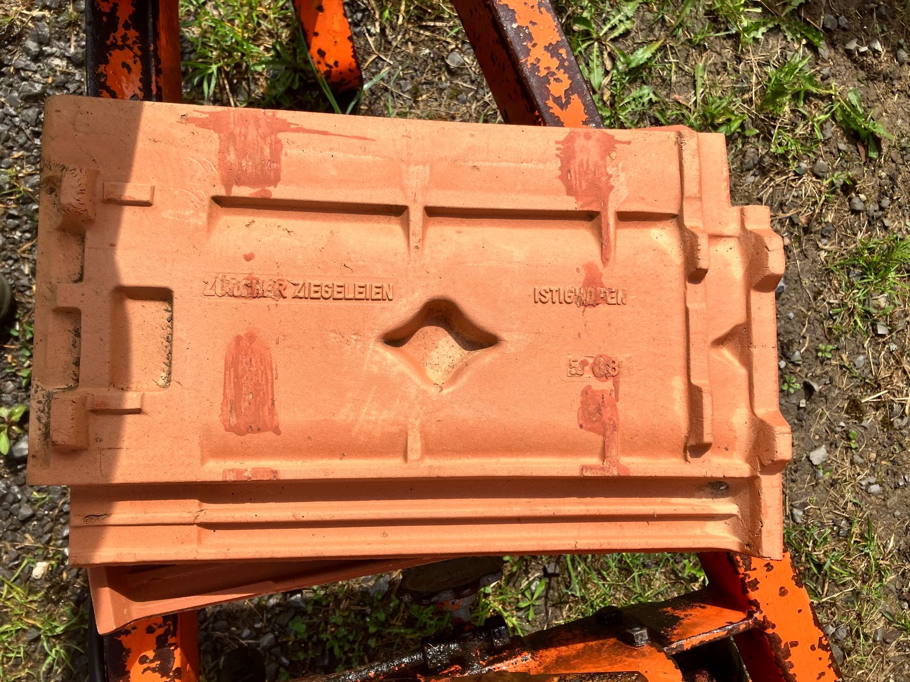 Herz Ziegel zu verkaufen (Gebraucht) in Oberiberg für CHF 26 – nur ...