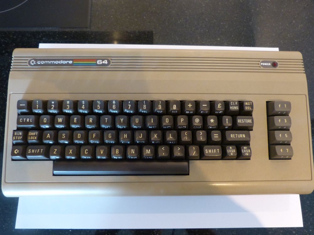 Commodore C64 Heimcomputer (40 Jahre -:) + 2 Dokumente (Gebraucht) in ...