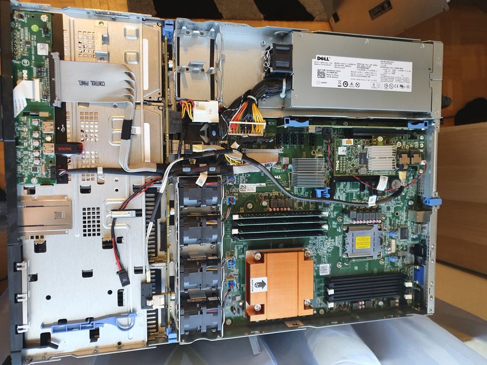 Dell PowerEdge R415, 8 Core, 16GB RAM, 2x450GB HDD | Kaufen auf Ricardo