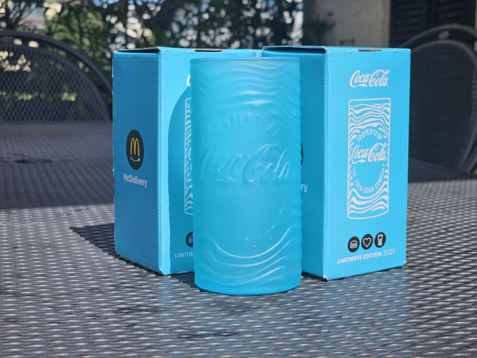 Coca Cola Glas - Limited Edition 2025 - blau (Neu und originalverpackt) in Jona für CHF 15 – mit ...