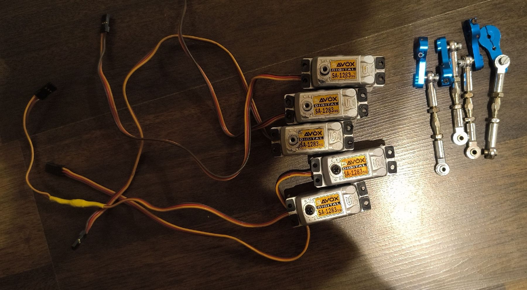 5x RC Servos SAVÖX SA-1283MG Digital Metallgetriebe Top Zust (Gebraucht ...