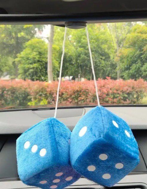 Retro Car Hanging Furry Dice | Kaufen auf Ricardo