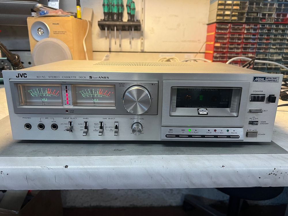 Cassette audio JVC KD-A5 en bon état (Gebraucht) in Cossonay für CHF 110 – mit Lieferung auf ...