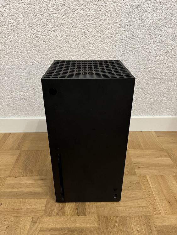 Xbox Series X mit 2TB Game Drive, Controller und Spiel (Gebraucht) in ...