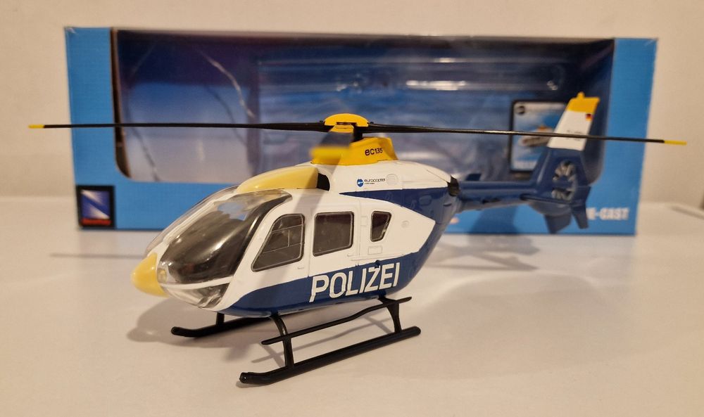 Hélicoptère police allemande EC 135 1:43 (Gebraucht) in Lussery-Villars ...