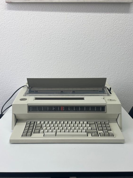Schreibmaschine IBM 6787 | Kaufen auf Ricardo