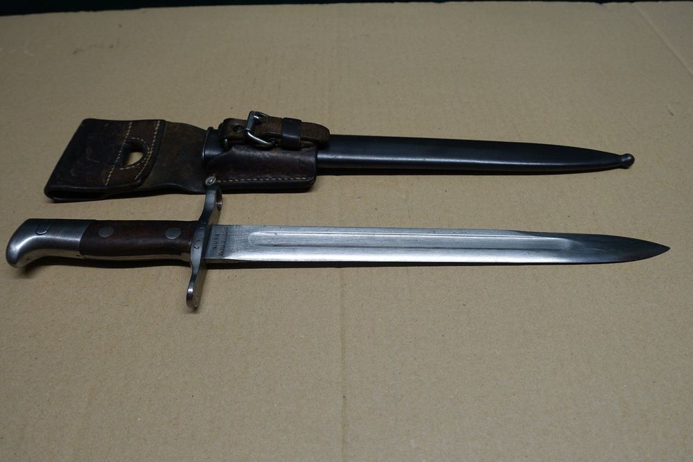 Bajonett, Säbel, Faschinenmesser 1889 (Gebraucht) in Richigen für CHF 60 – mit Lieferung auf ...
