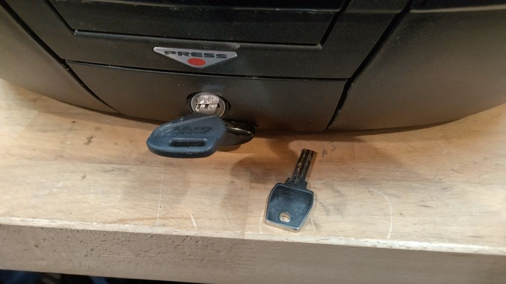 Givi E55 Maxia 3 Monokey Topcase 55L (Gebraucht) in Winterthur für CHF 56 – nur Abholung auf ...