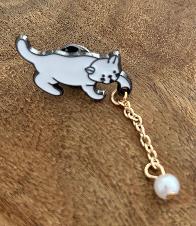 Pin Katze (Neu und originalverpackt) in Geneve für CHF 2 – mit Lieferung auf Ricardo kaufen