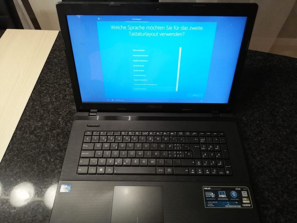 Asus R704A 17 Zoll Notebook | Kaufen auf Ricardo