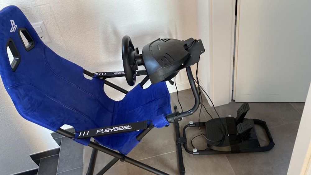 PS4 / PS5 Lenkrad komplett mit Sitz und Pedale (Gebraucht) in Dättwil ...