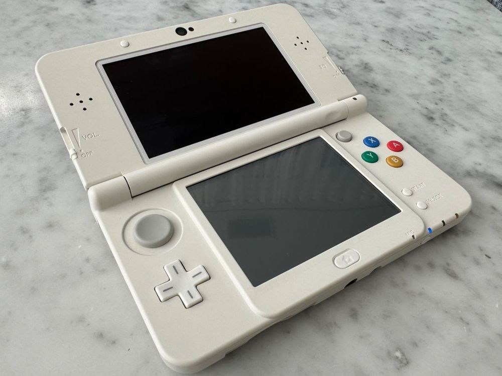 New Nintendo 3DS Japan Version - Weiss, Neuwertig | Kaufen auf Ricardo