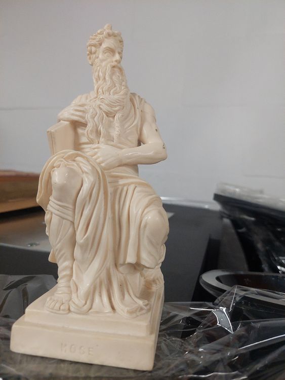 statue Roma 1968 (D'occasion) à La Chaux-de-Fonds pour CHF 25 – avec ...