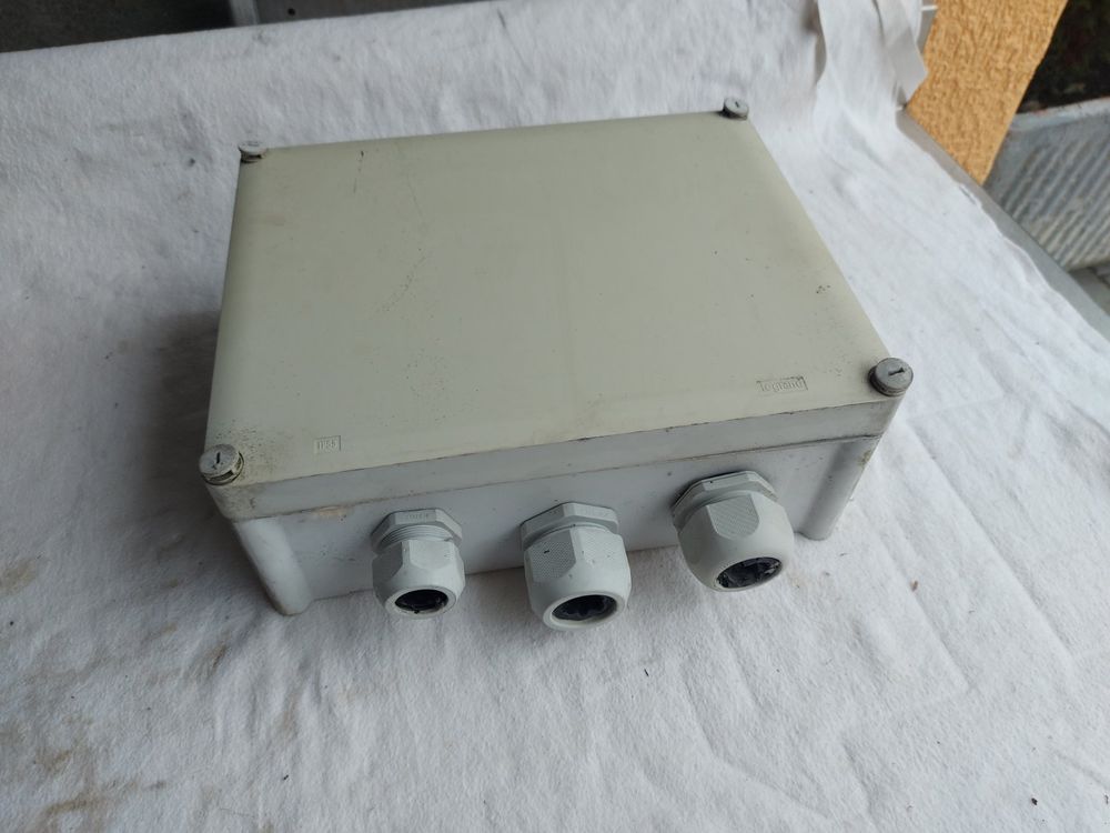 Leere Elektro Verteilerdose, 33 x 26 x 13 cm (Gebraucht) in Rheinau für ...