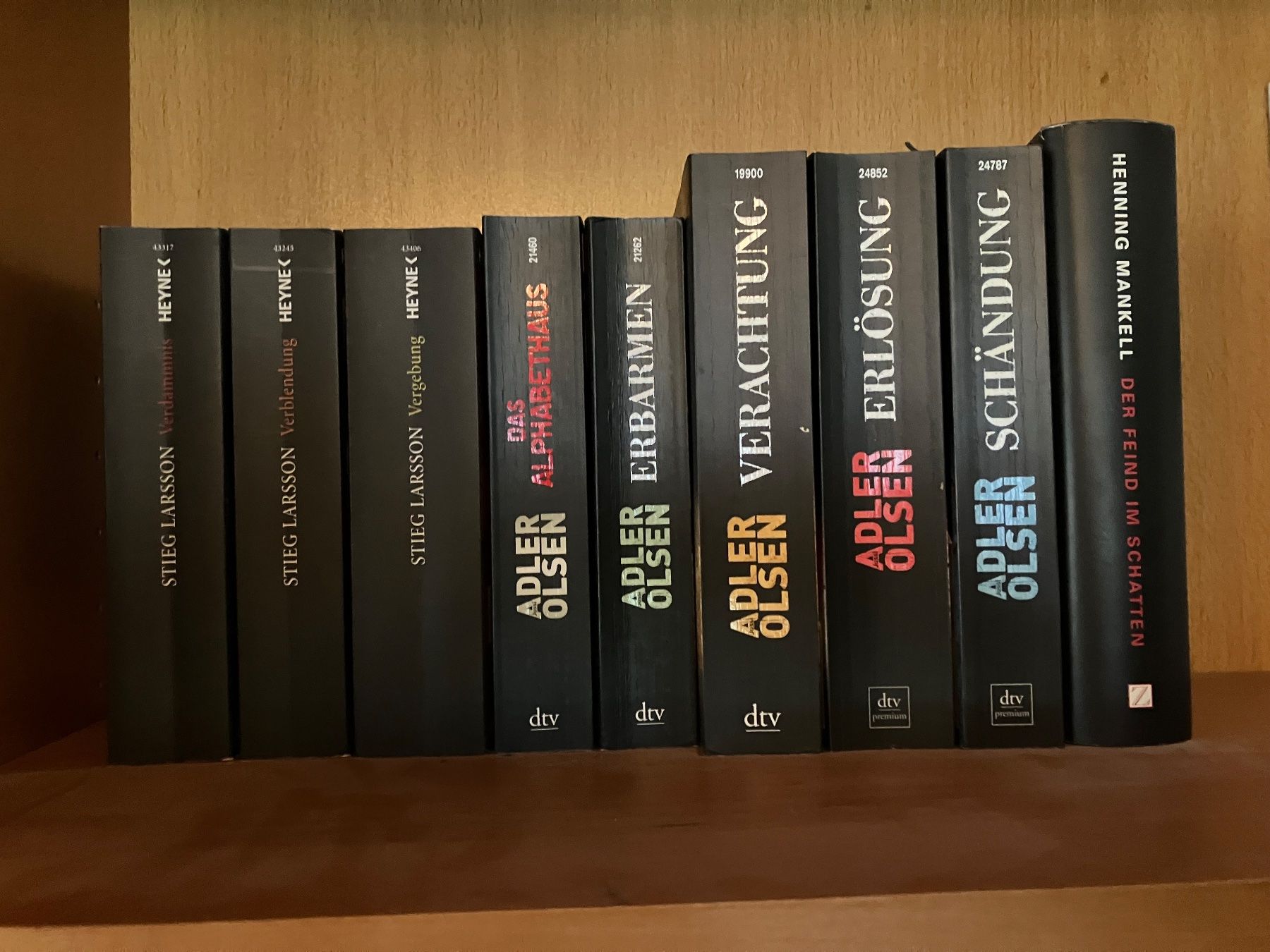 Stieg Larsson Trilogie & Adler Olsen Krimis - 8 Bücher! (Gebraucht) in ...