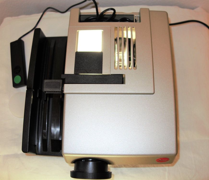 Dia Slide Projektor Leica Pradovit P150 (Gebraucht) in Zürich für CHF 80 – mit Lieferung auf ...