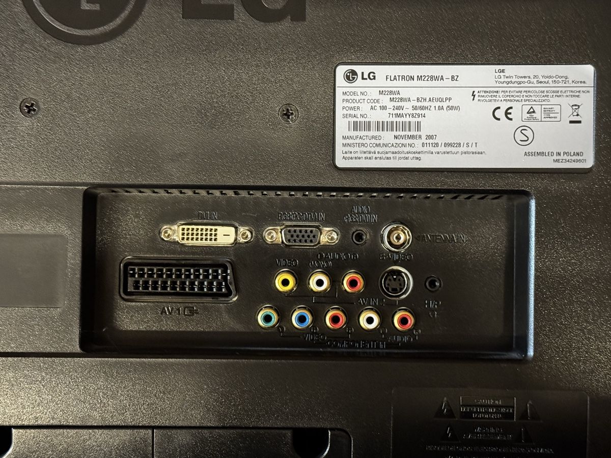 LG MONITOR/TV 24“ DVI VGA S-VIDEO SCART etc. (Gebraucht) in Gunzwil für ...