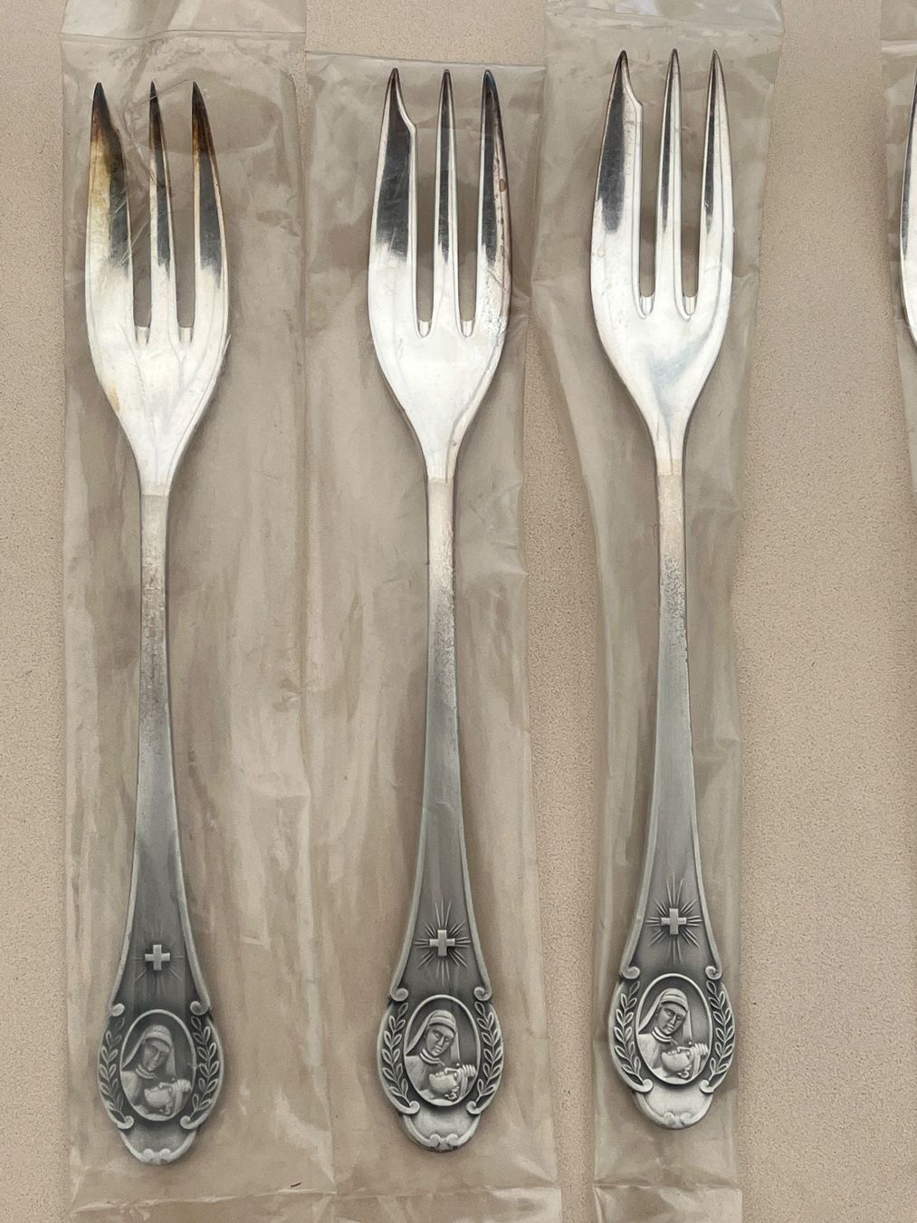 Vintage PEKA Dessertgabeln und Löffel (20 Teile), versilbert (D ...