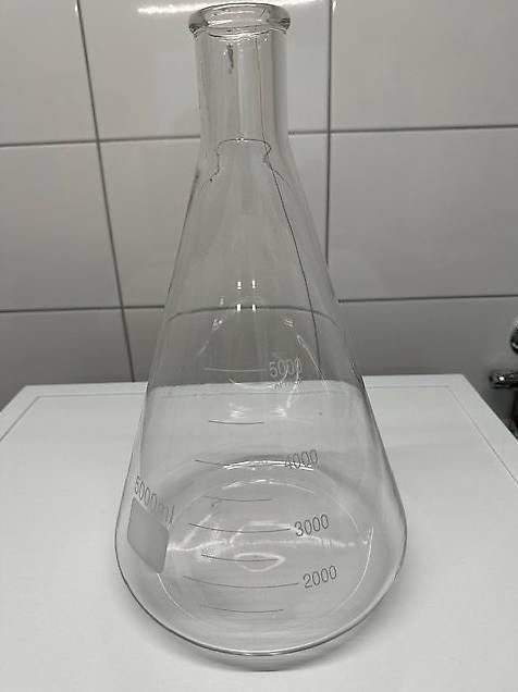 Erlenmeyerkolben 2 Liter + 5 Liter (Gebraucht) in Egg b. Zürich für CHF ...