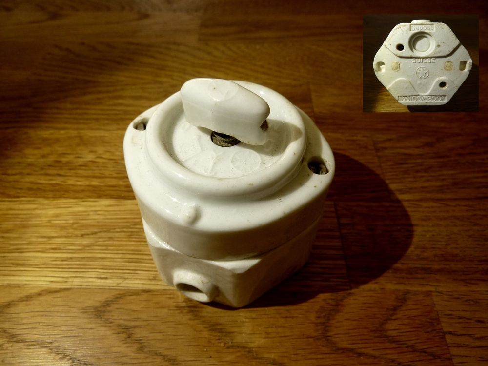 Antiker Schalter porzellan 380 V 6A Depose suisse (Gebraucht) in ...